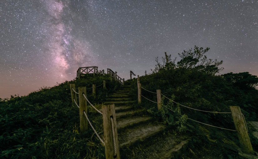 XF8-16mmF2.8 R LM WRで広がる星景写真の世界 | X Stories XF8-16mmF2.8 R LM WRで広がる星景写真の世界 | X Stories